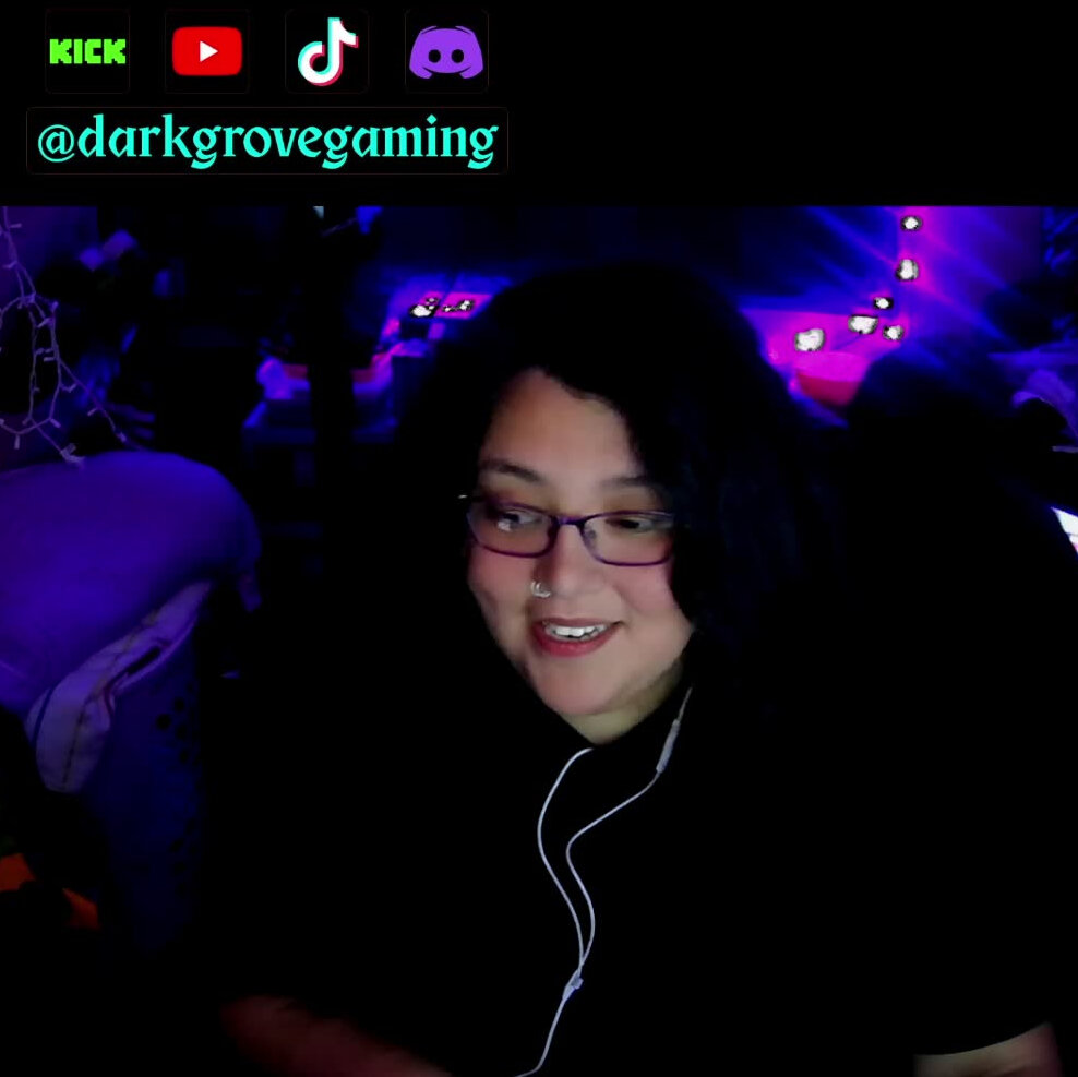 🖤Seraphina | Latina Gamer🖤 (@darkgrovegaming) is LIVE - TikTok LIVE