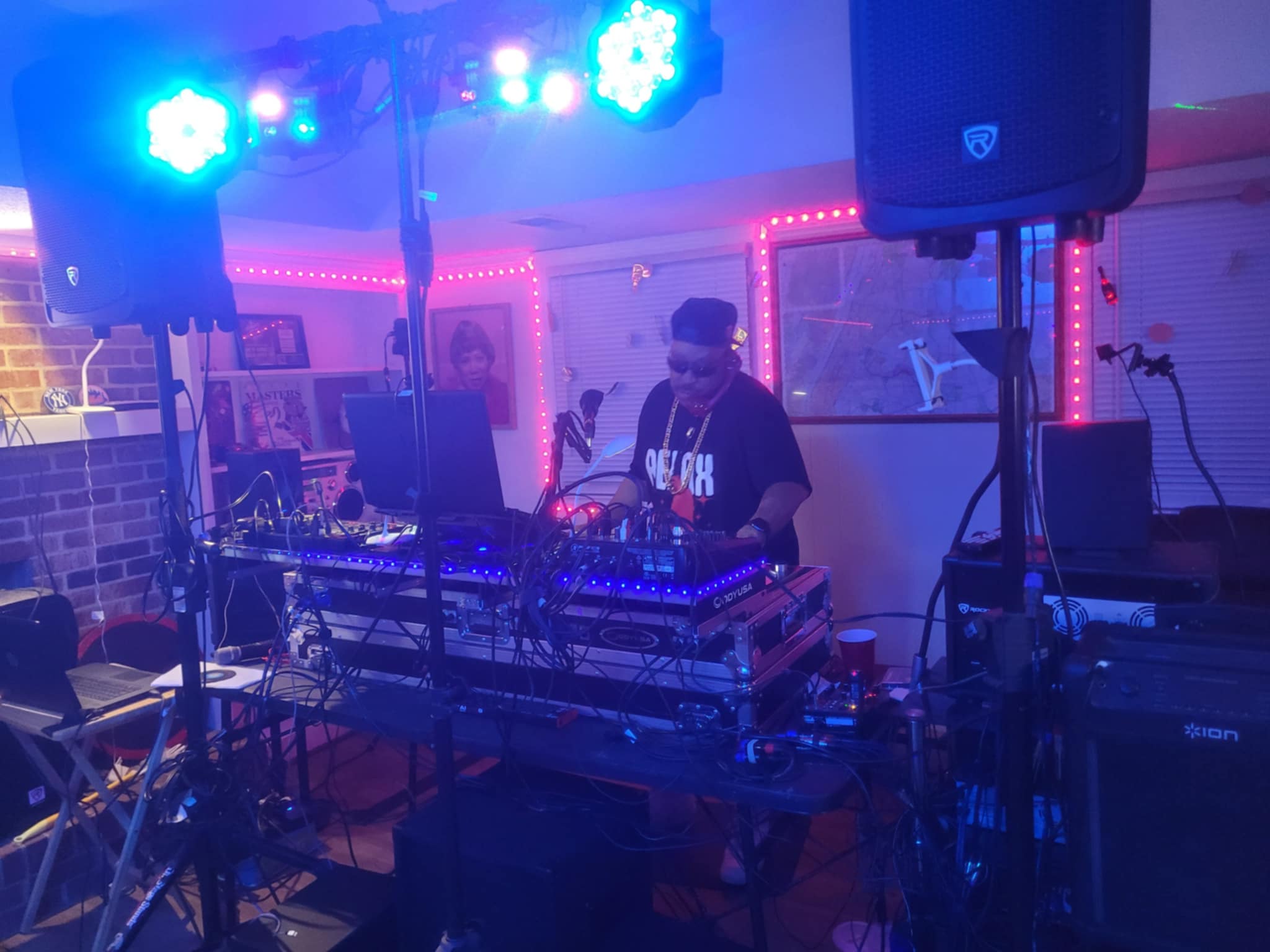 DJ Easy Dee (@djeasydee) is LIVE - TikTok LIVE