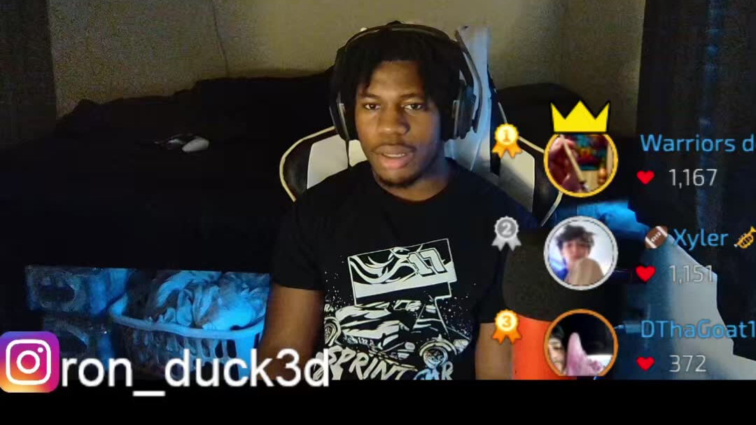 Sammy💚💜 (@sammy.whatever) is LIVE - TikTok LIVE