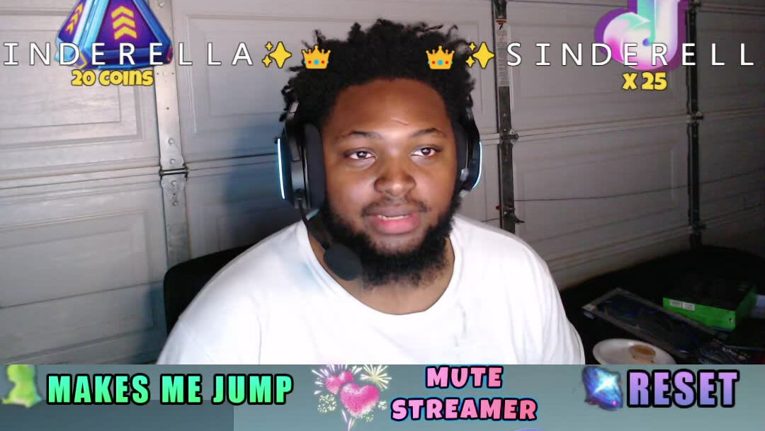 🌸 (@ungeeeeeeeeee_) is LIVE - TikTok LIVE