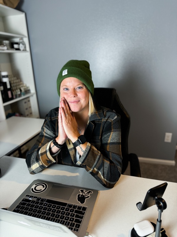 Megan | UGC Creator & Coach (@megan_ugc) is LIVE - TikTok LIVE